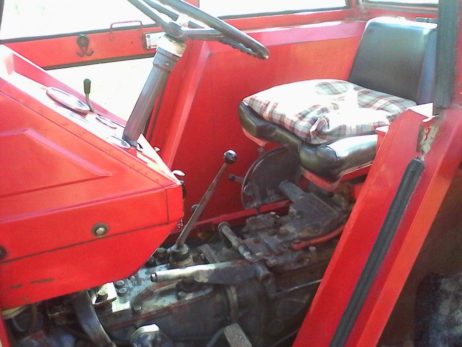 Traktor IMT 549 Deluxe