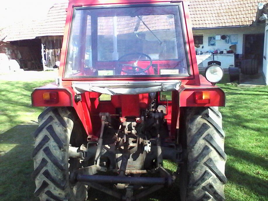 Traktor IMT 549 Deluxe