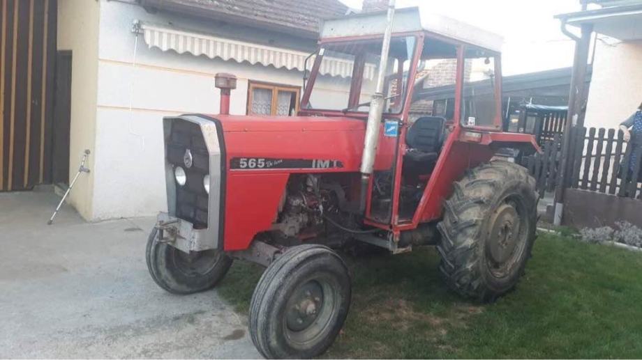 Traktor IMT 565