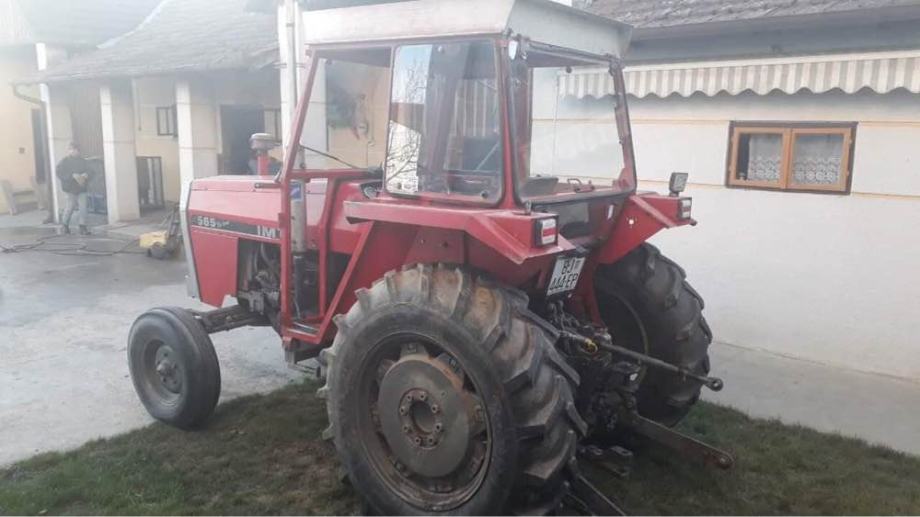 Traktor IMT 565