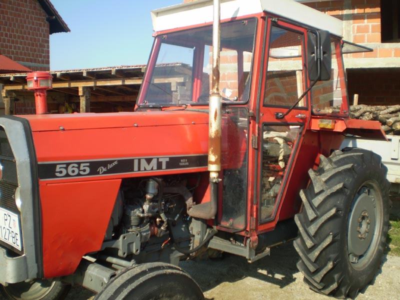 Traktor IMT 565