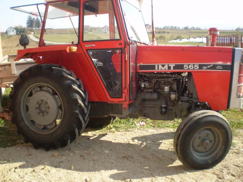 Traktor IMT 565