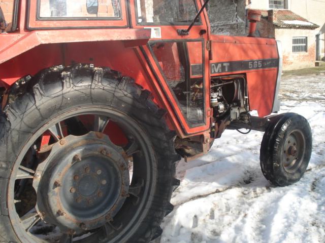 TRAKTOR IMT 565