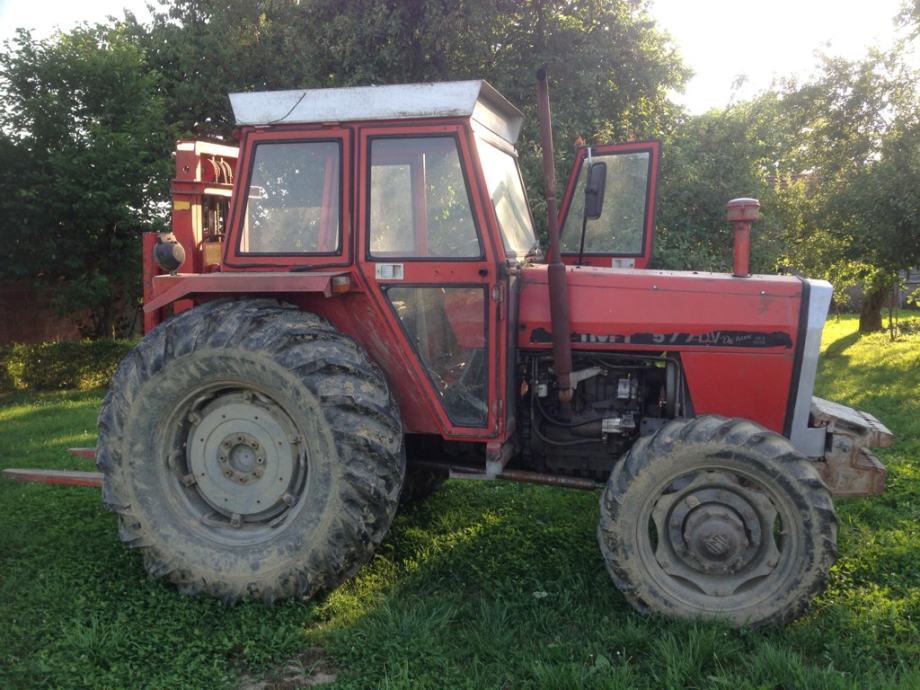 Traktor IMT 577 DV