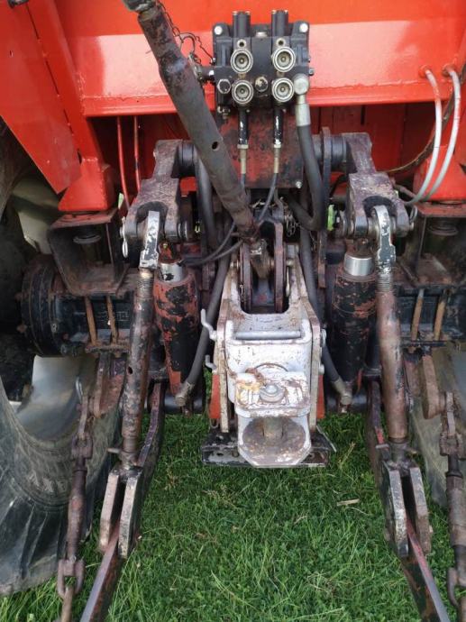 Traktor IMT 577P, pneumatska sijacica OLT (4 reda), i 2 reda prodajem