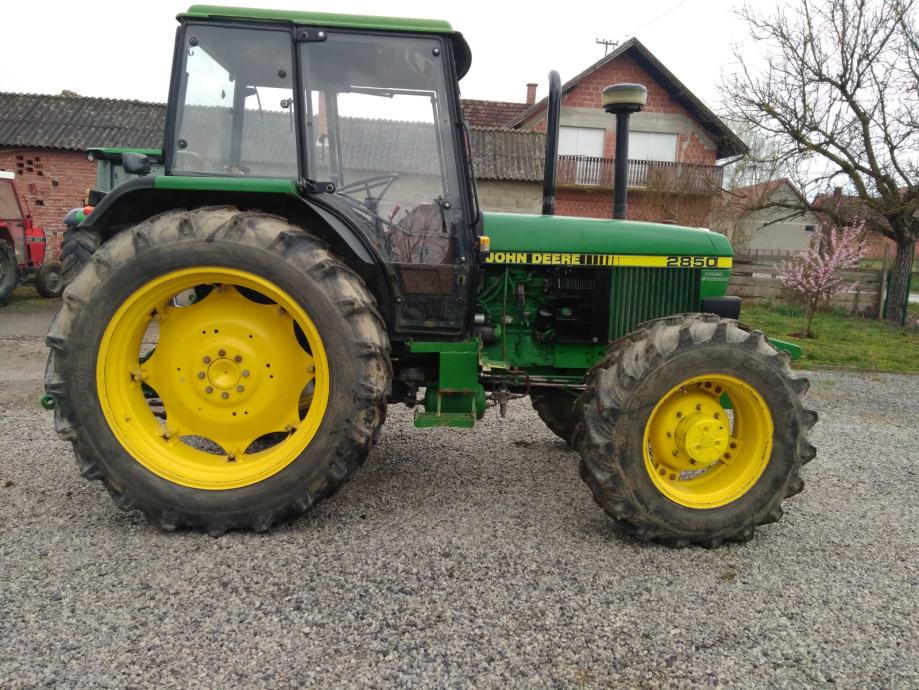 Traktor JOHN DEERE 2850