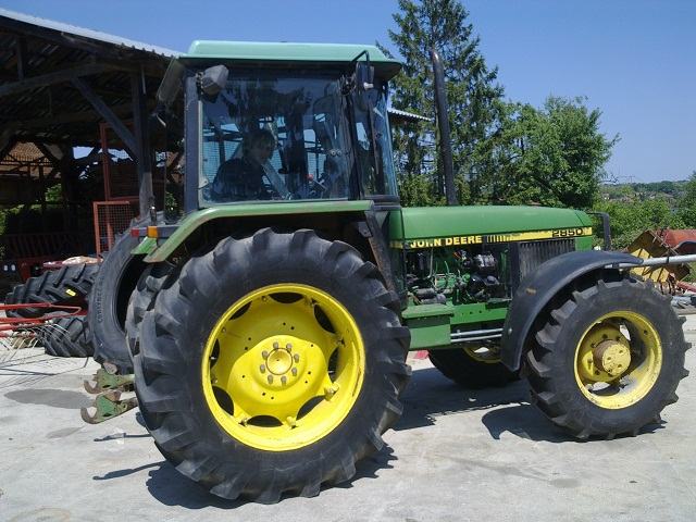 Traktor John Deere 2850