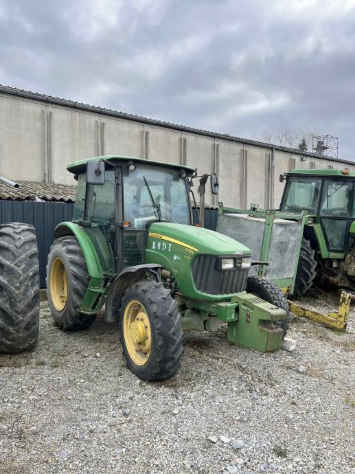 TRAKTOR JOHN DEERE 5725