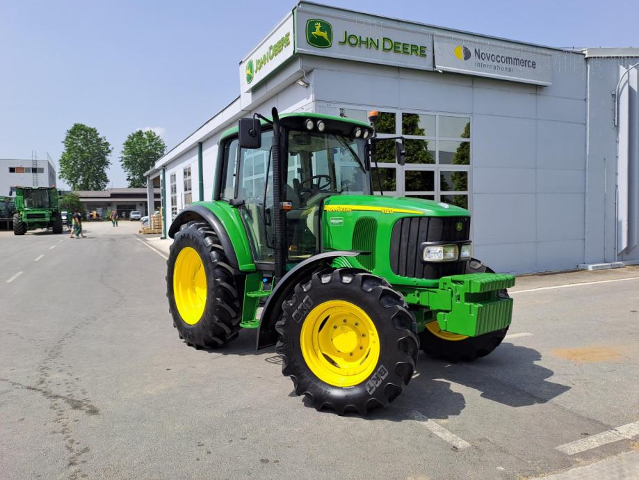 Traktor John Deere 6120