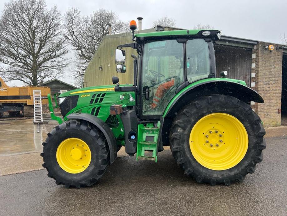 Traktor John Deere 6130R