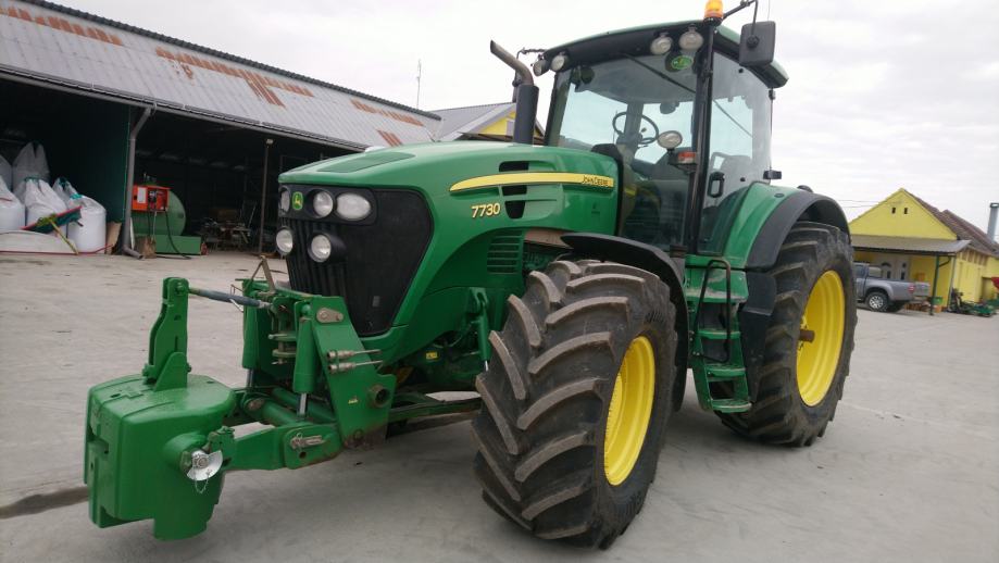 TRAKTOR JOHN DEERE 7730
