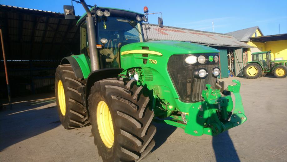 TRAKTOR JOHN DEERE 7730