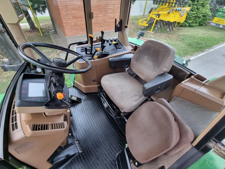 Traktor John Deere 7810