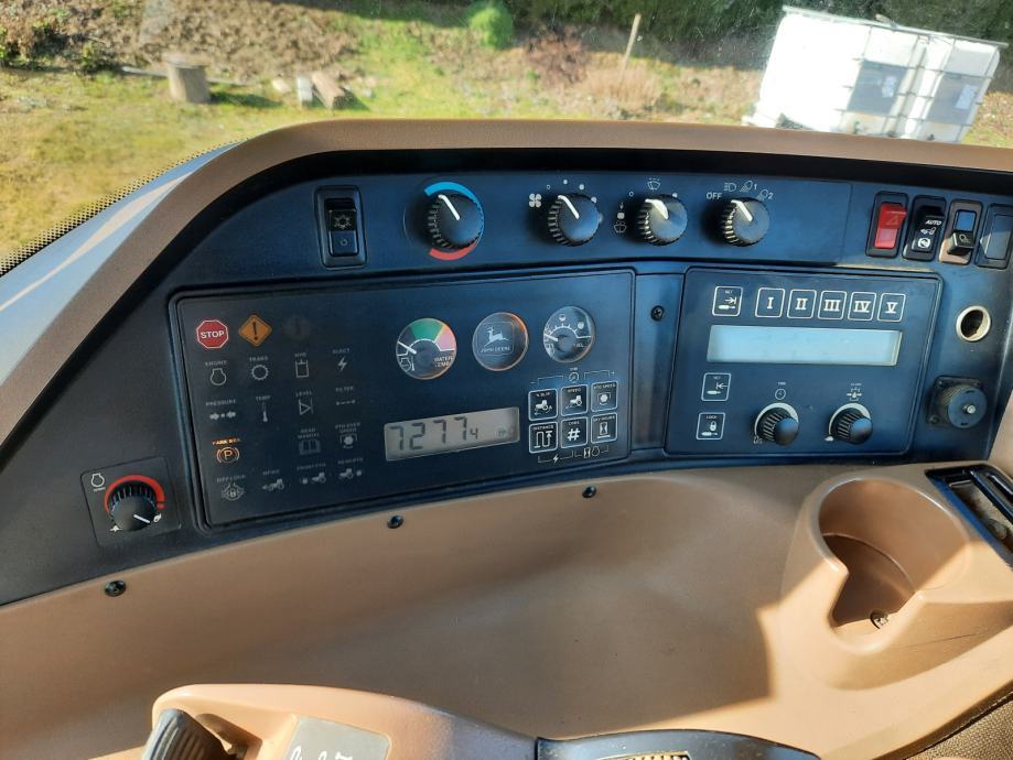 Traktor John Deere 8100