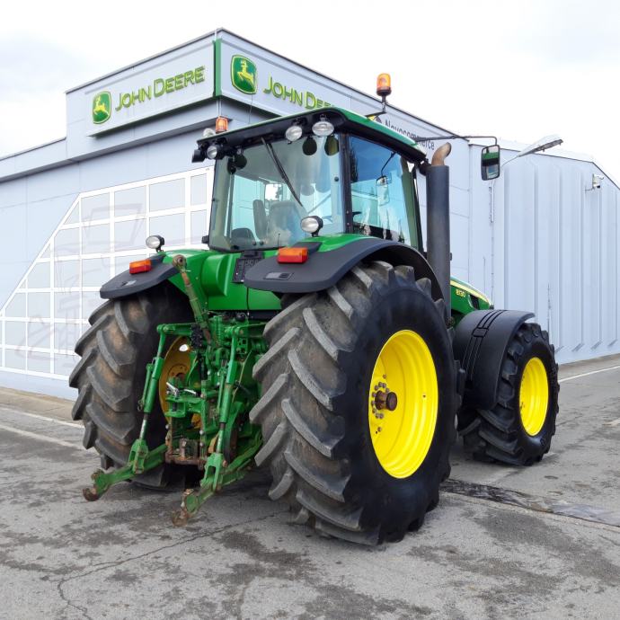 Traktor JOHN DEERE 8130