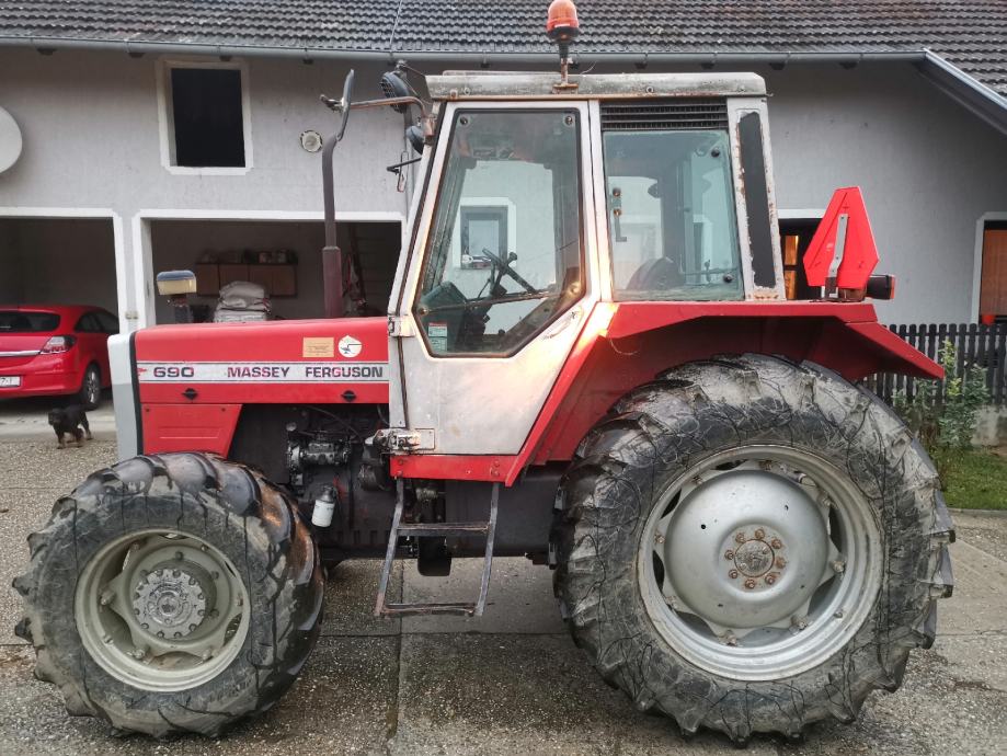 Traktor Massey ferguson 690 REZERVIRAN