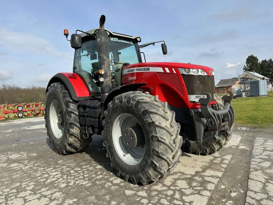 Traktor Massey Ferguson 8680