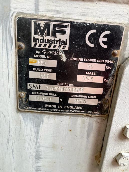 Traktor Massey Ferguson Fermec 650