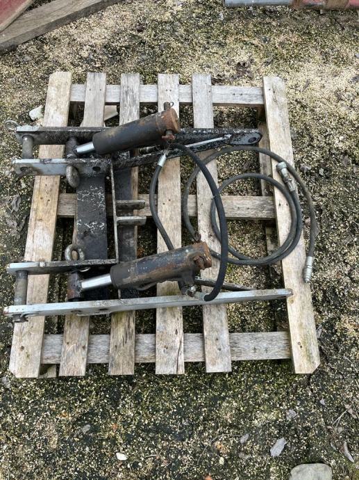 Traktor Massey Ferguson Fermec 650