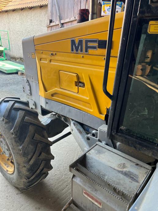 Traktor Massey Ferguson Fermec 650