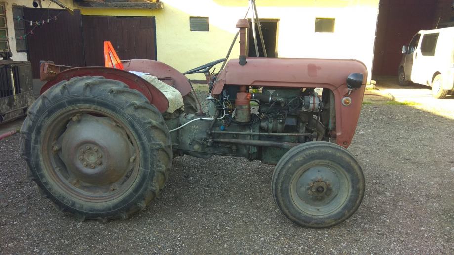 TRAKTOR MASSEY FERGUSON TE 28, 1964