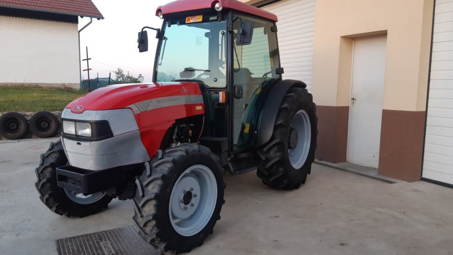 TRAKTOR McCormick F95XL
