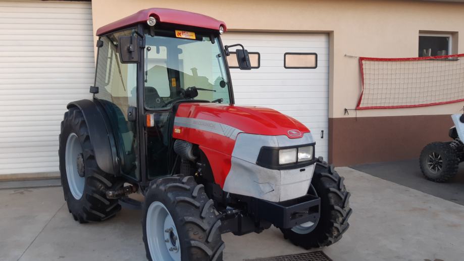TRAKTOR McCormick F95XL