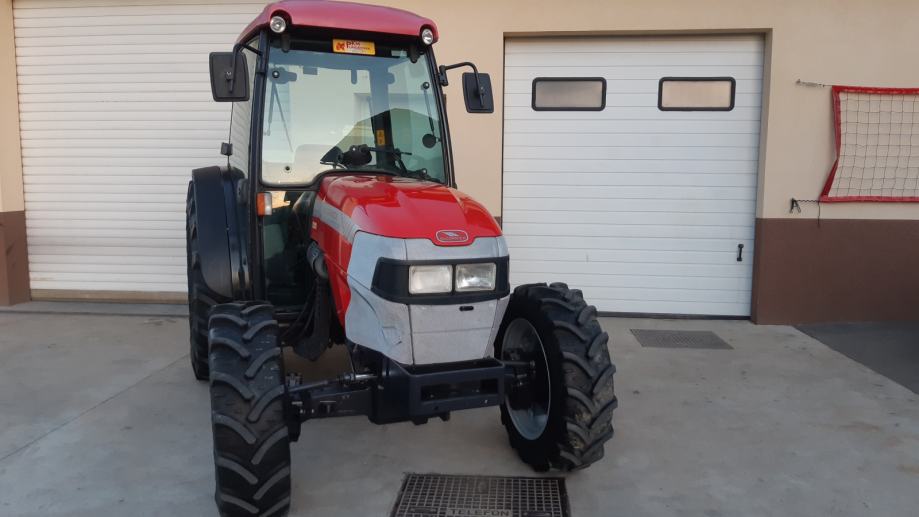 TRAKTOR McCormick F95XL