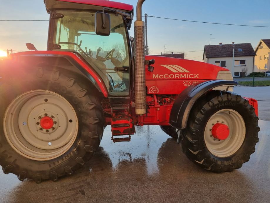 TRAKTOR McCORMICK xtx 185 xta