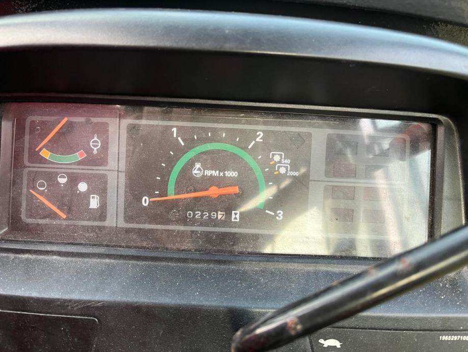 Traktor Mitsubishi MT 2000