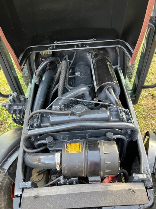 Traktor Mitsubishi MT 2000