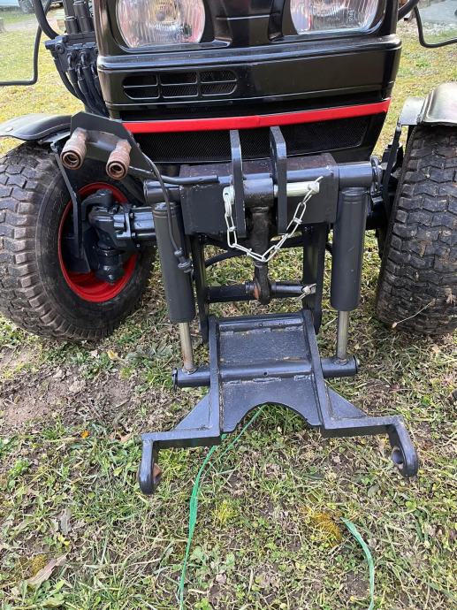 Traktor Mitsubishi MT 2000