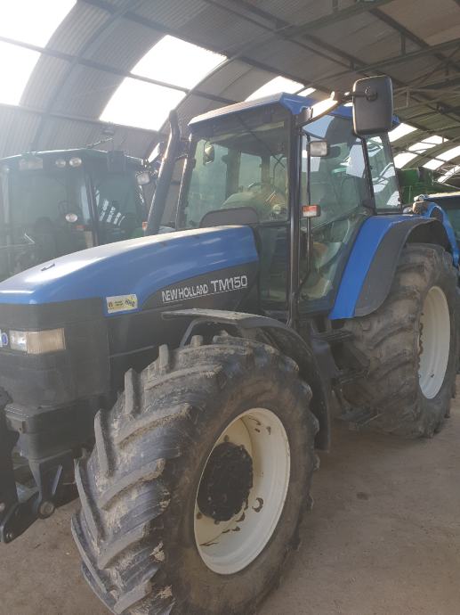 traktor New Holland TM 150