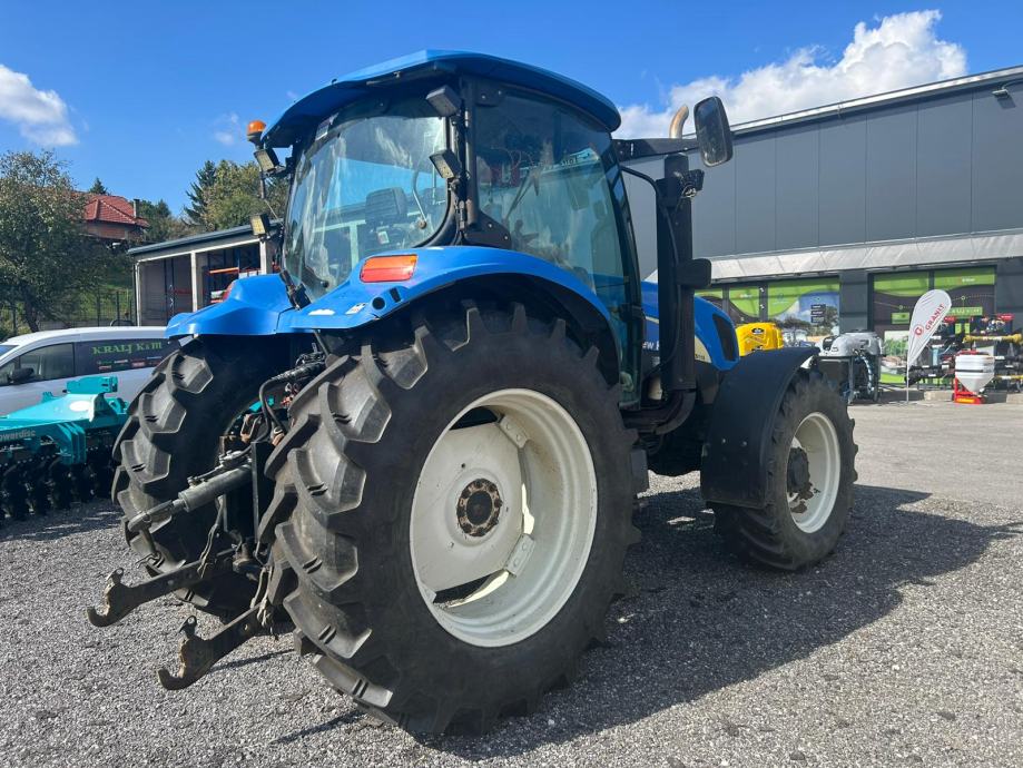 Traktor New Holland TS115A