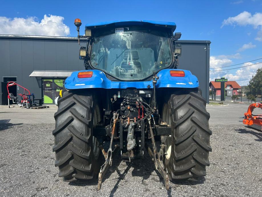 Traktor New Holland TS115A