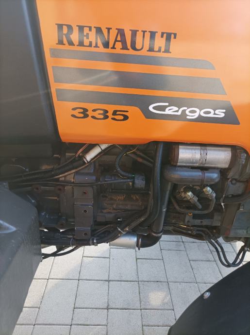 Traktor Renault Cergos 335