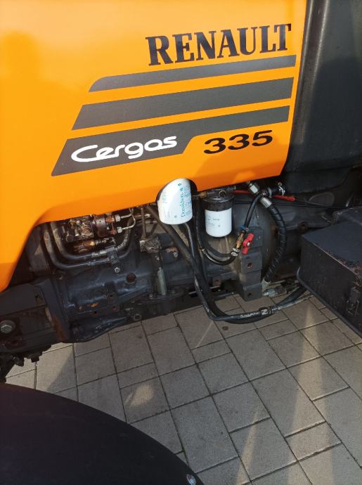 Traktor Renault Cergos 335