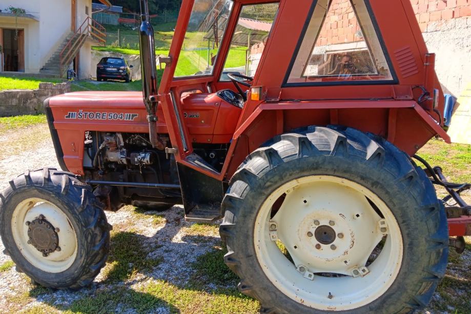 Traktor ŠTORE 504