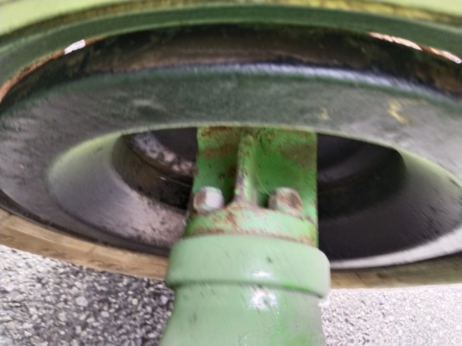 Traktor Tomo Vinkovič TV523
