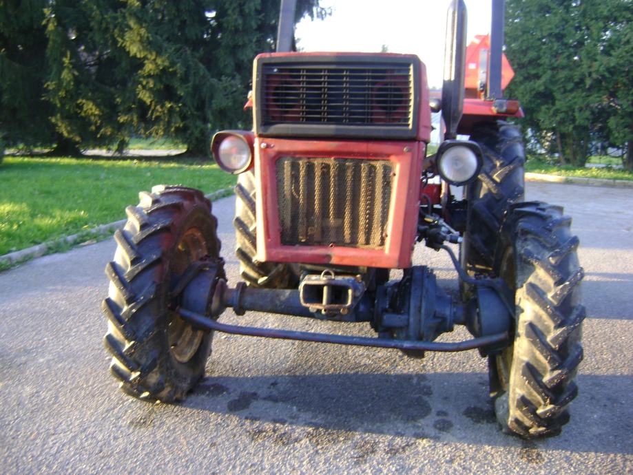 TRAKTOR UNIVERSAL 445 DT