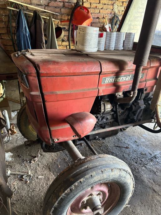 Traktor Universal 445, prikolica, plug i tanjurača