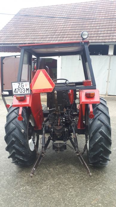 Traktor Universal 530 DTC