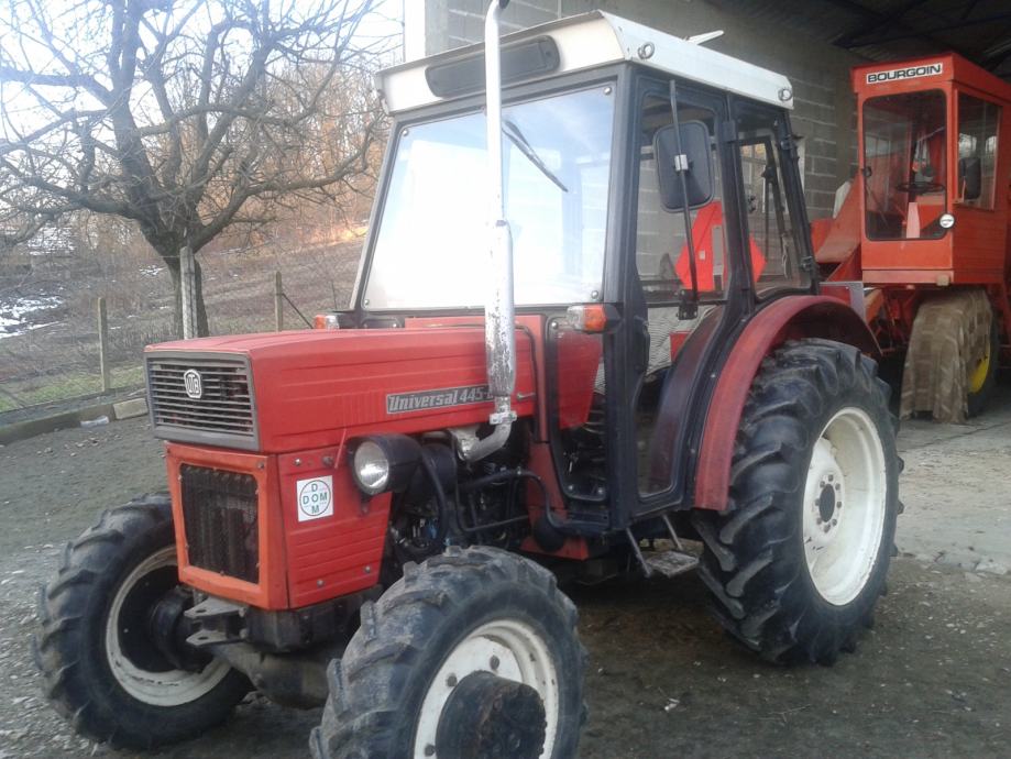 Traktor Univerzal 445-DT