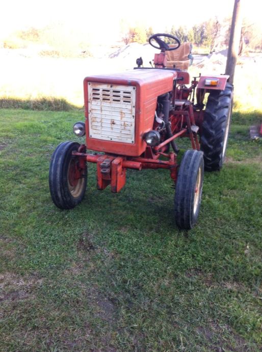 Traktor Vladimirec T25 (odličan,mogučnost dogovora oko cijene)