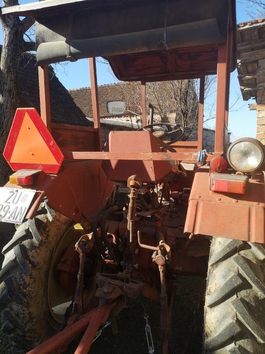 Traktor Vladimirec T25