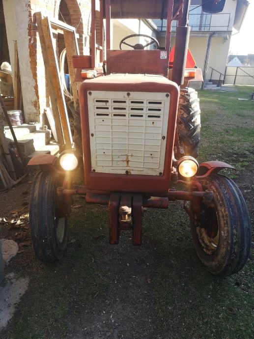 Traktor Vladimirec T25