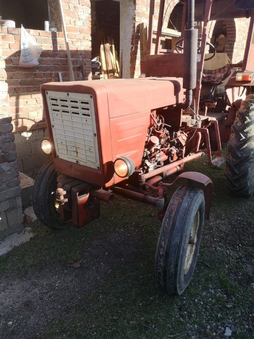 Traktor Vladimirec T25