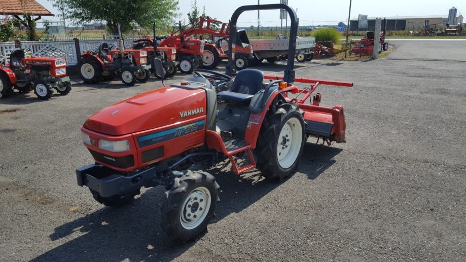 TRAKTOR YANMAR AF 218