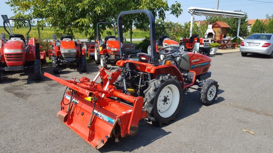 TRAKTOR YANMAR AF 218