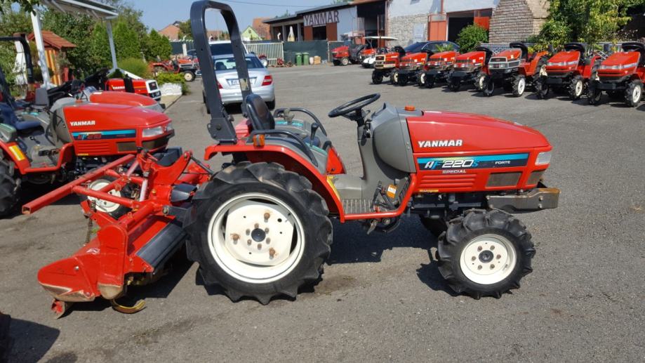 TRAKTOR YANMAR AF 220 S